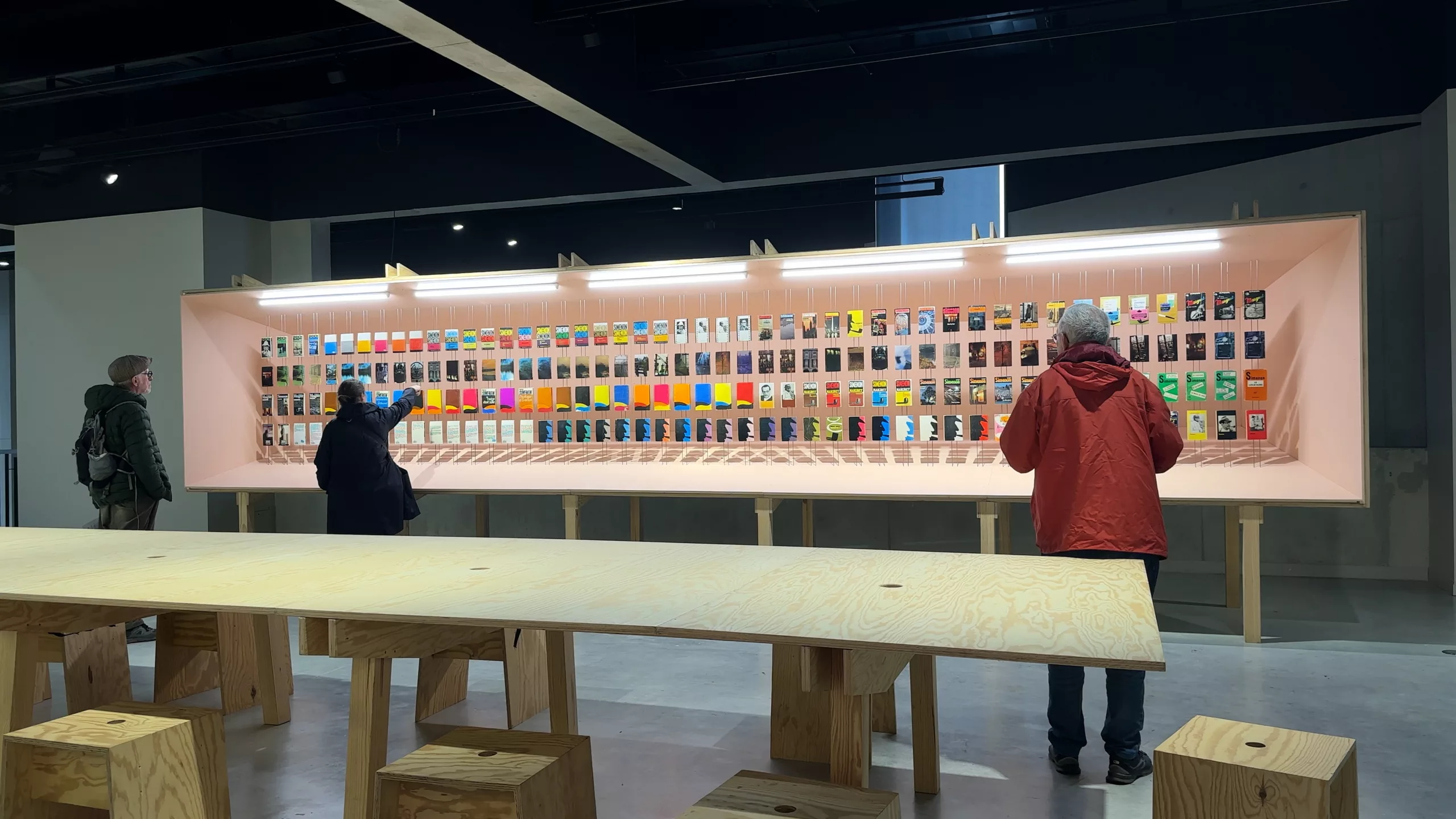 La littérature à travers le graphisme avec l’exposition Simenon Simenon