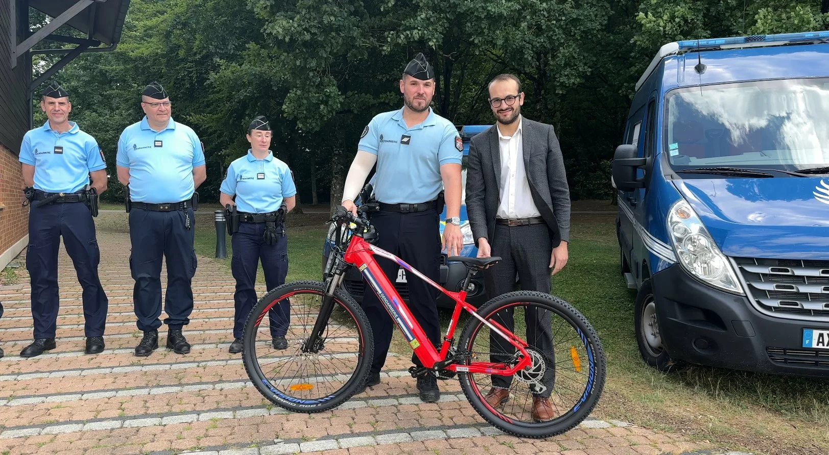 Un VTT financé par le syndicat du Der pour le poste de gendarmerie ...